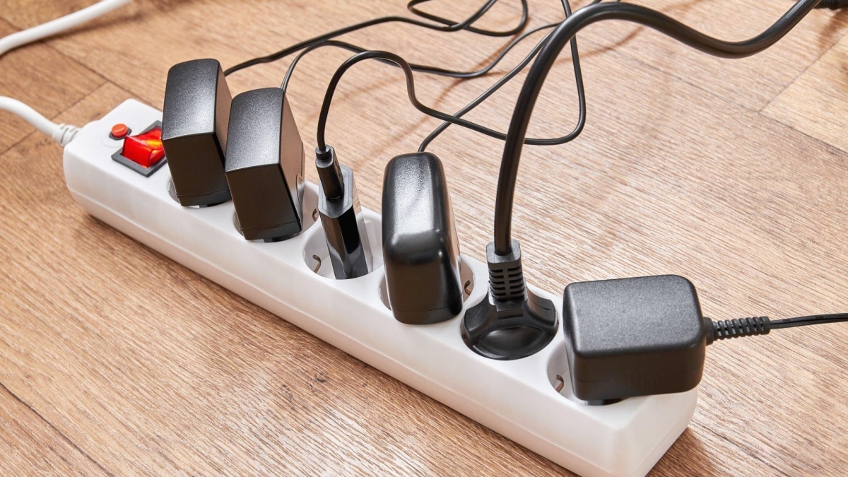 Tyto spotřebiče nikdy nepřipojujte do prodlužovacího kabelu