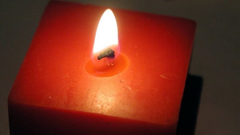 Svíčka bude hořet i několik týdnů. Trik je jednoduchý