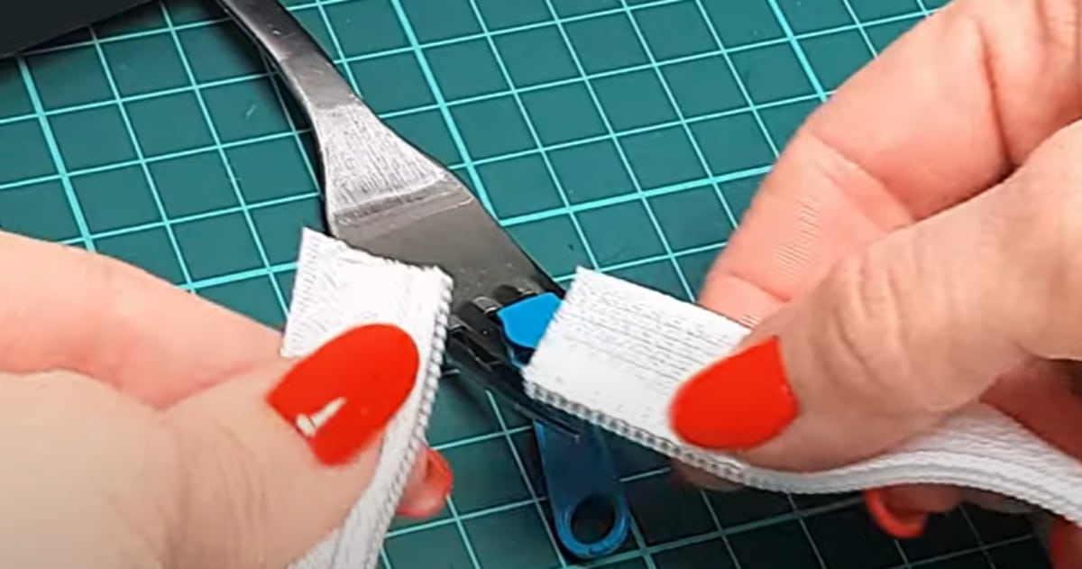 Rozbitý zip opravíte během 10 sekund. Stačí vám k tomu vidlička